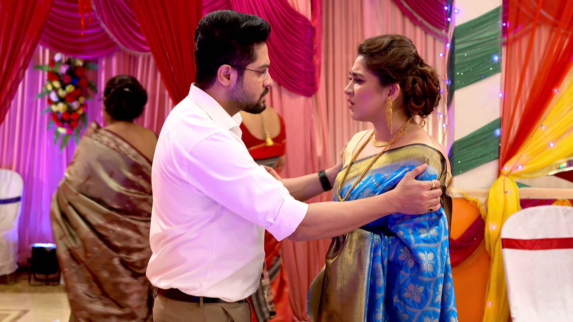 Watch Phagun Bou S1 Episode 416 on JioHotstar