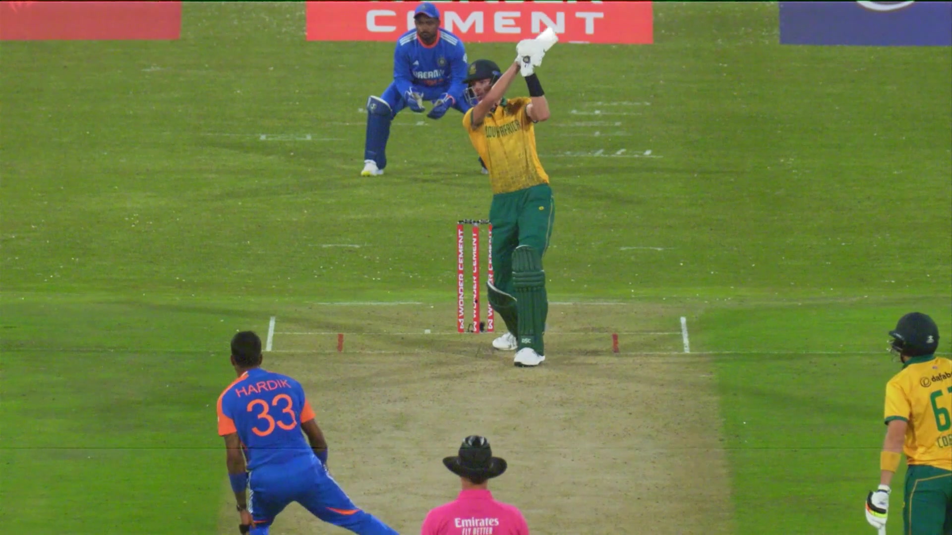 4, 6, 4, 6, 4! Jansen Keeps SA Chase Alive