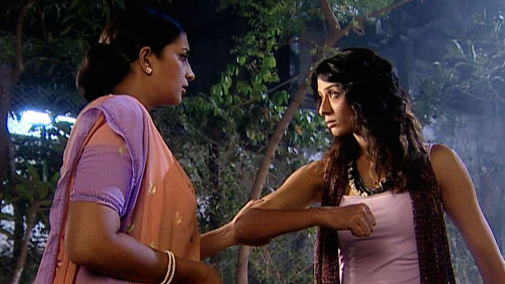 Watch a clip from E203 - Mandira Threatens Tulsi on Hotstar