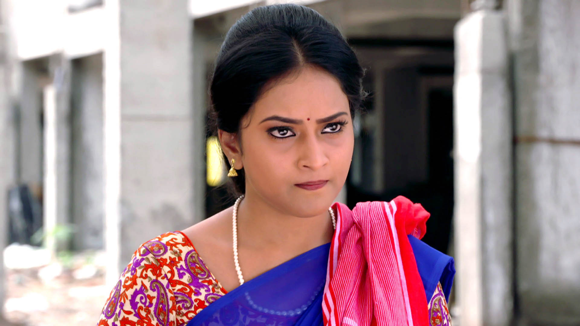 Watch Subhashini Traps Balaraju Online