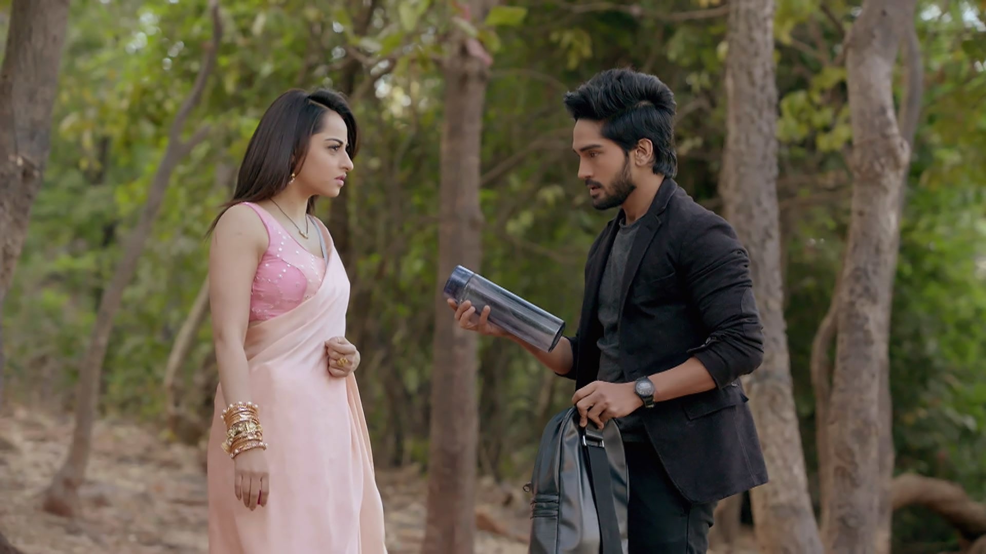 Watch Nazar S1 Episode 141 on JioHotstar