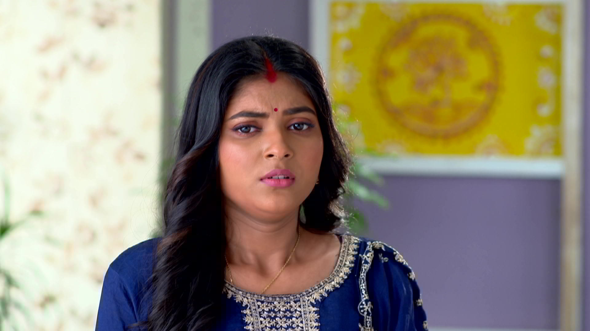 Watch Anurager Chhowa Episode 1042 on JioHotstar