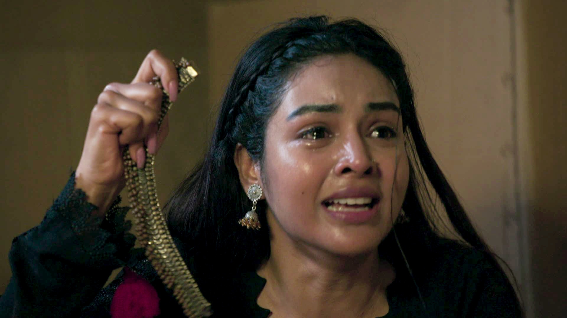 Watch A Shocker for Roshni! Online