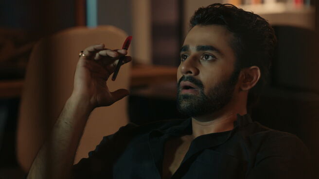 Watch Premer Aagun S1 Episode 2 on JioHotstar