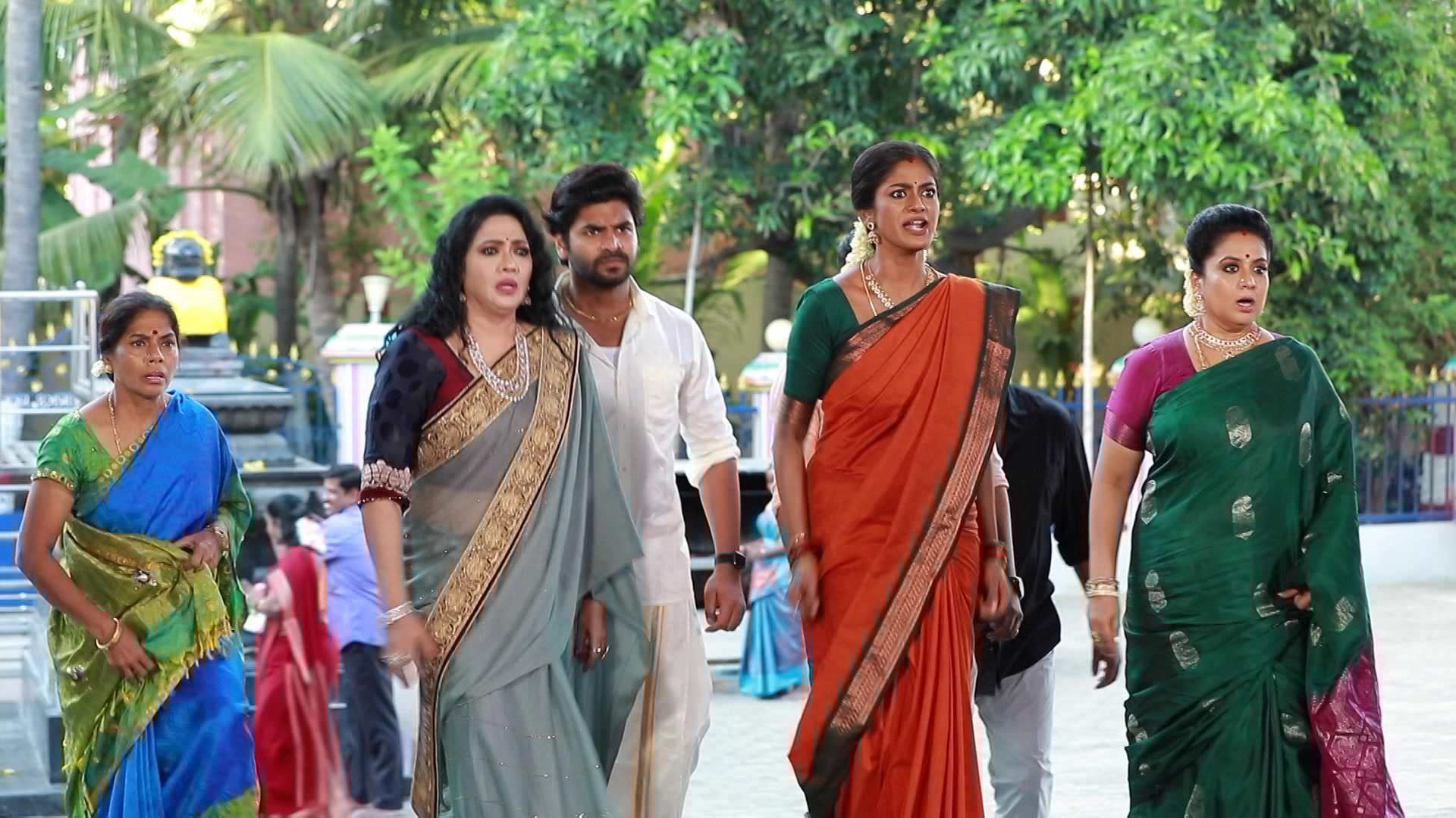 Watch Barathi Kannamma 2 S1 Episode 955 on JioHotstar