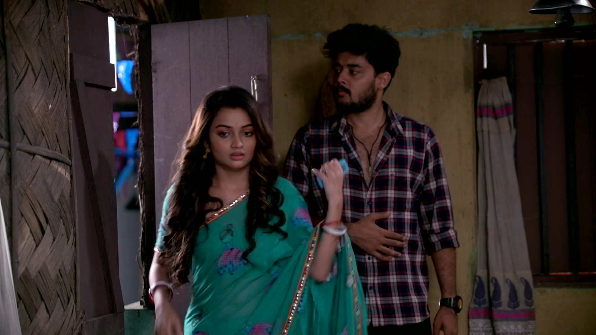 Watch Dui Shalik S1 Episode 154 on JioHotstar