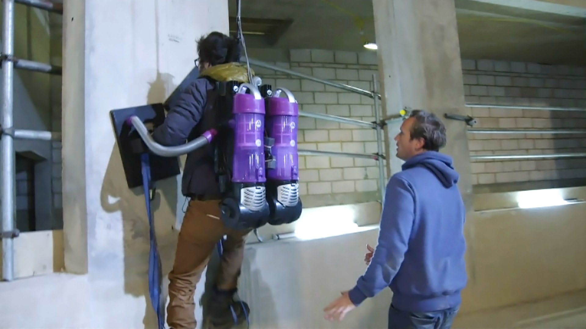 Watch Man V. Viral S1 Episode 6 on Disney+ Hotstar