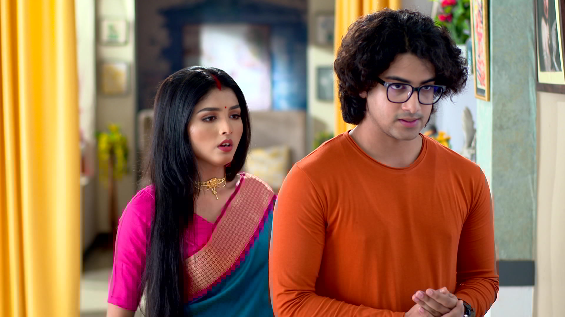 Watch Anurager Chhowa Episode 710 on JioHotstar