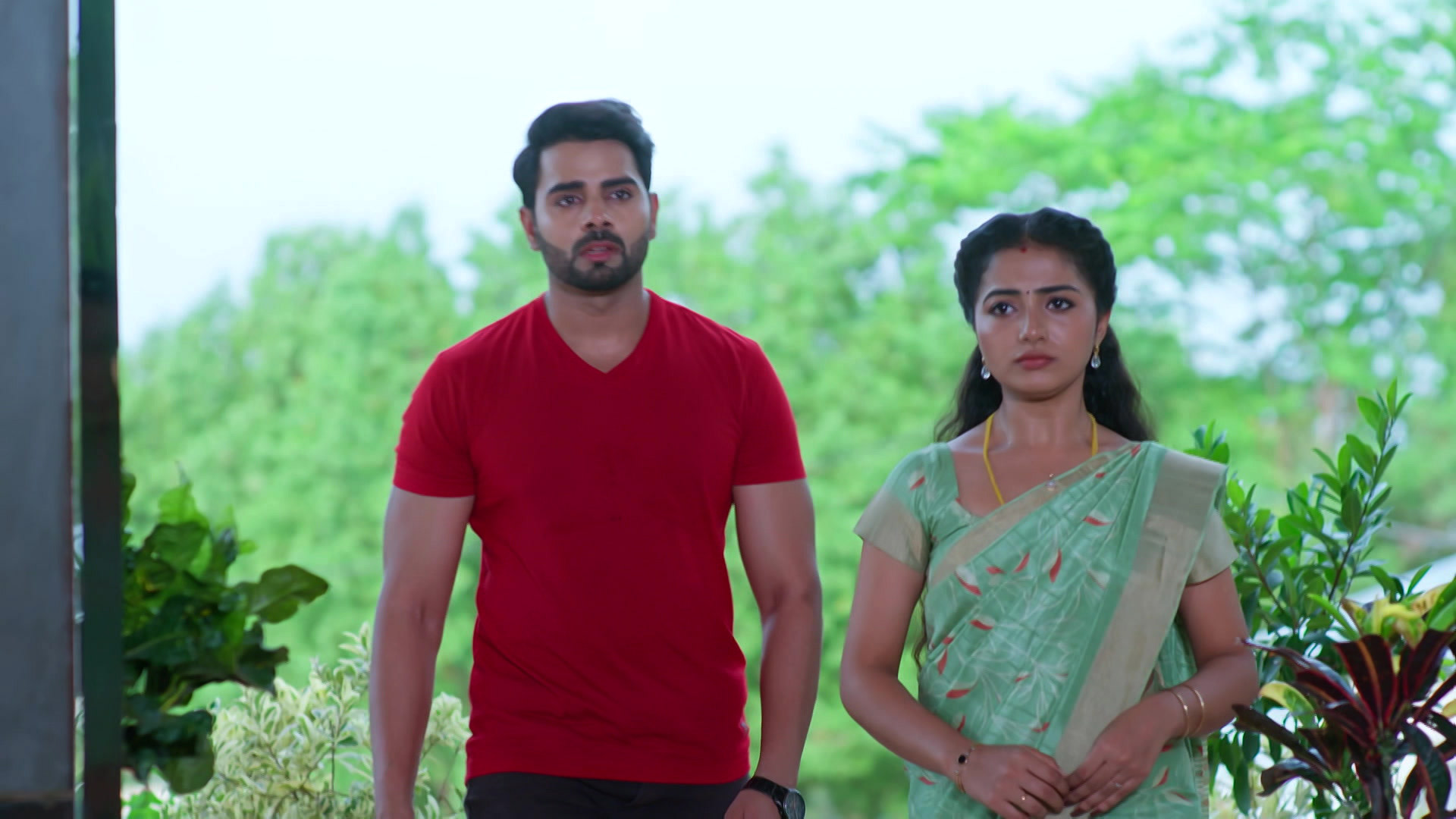 Watch Geetha L.L.B Episode 142 on JioHotstar