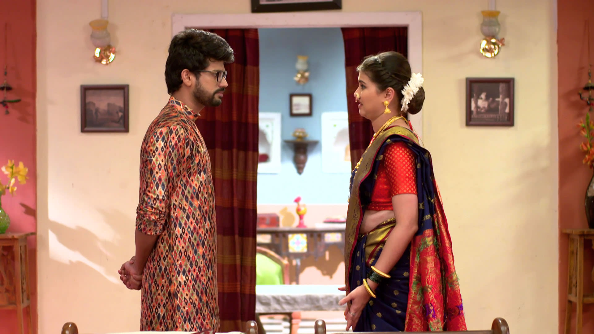 Watch Thipkyanchi Rangoli Episode 285 on JioHotstar