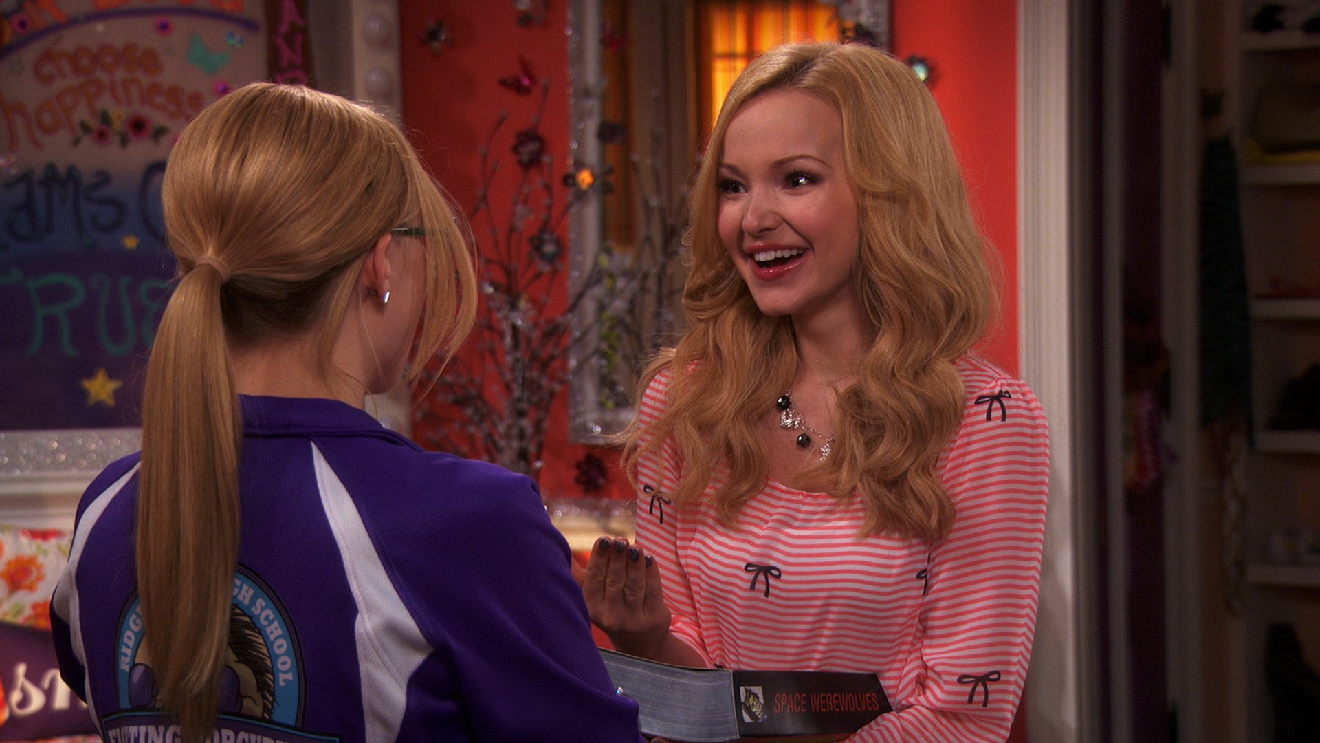 Watch Liv and Maddie S1 Episode 11 on Disney+ United Arab Emirates ...