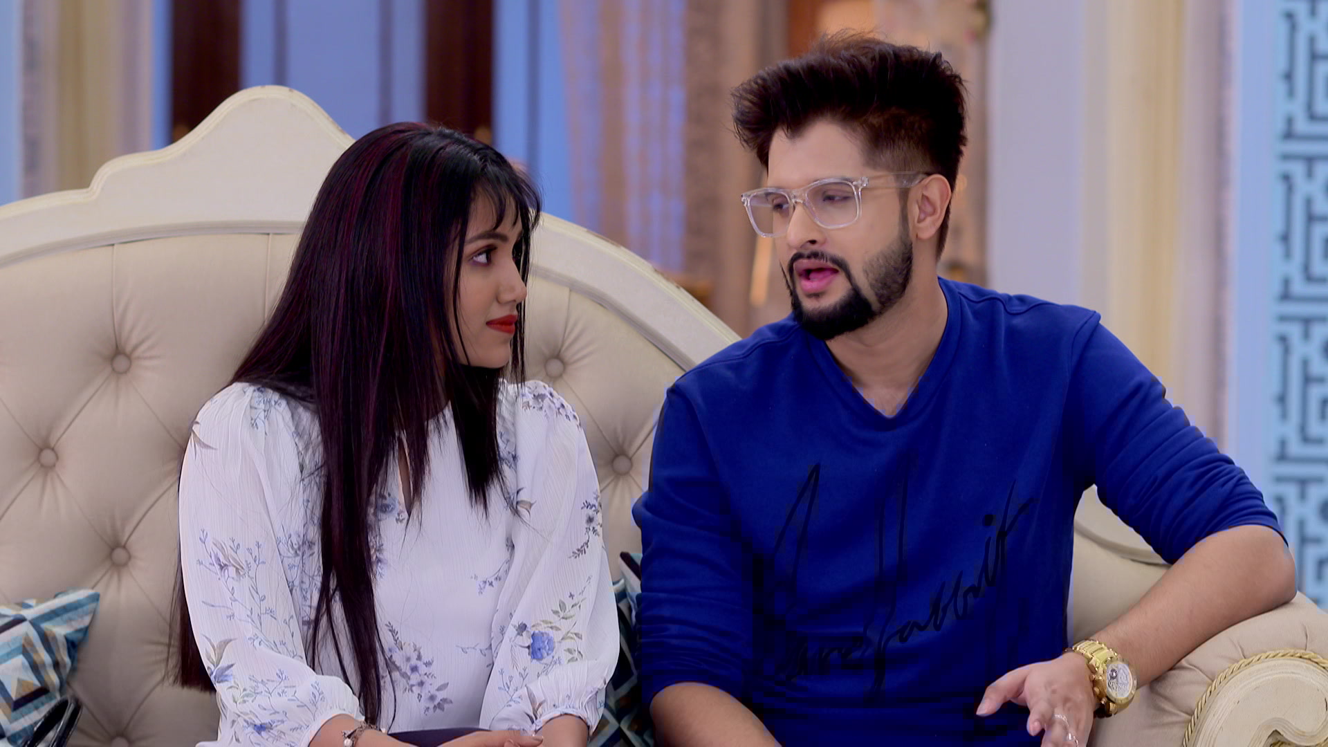 Watch Bangla Medium S1 Episode 20 on JioHotstar