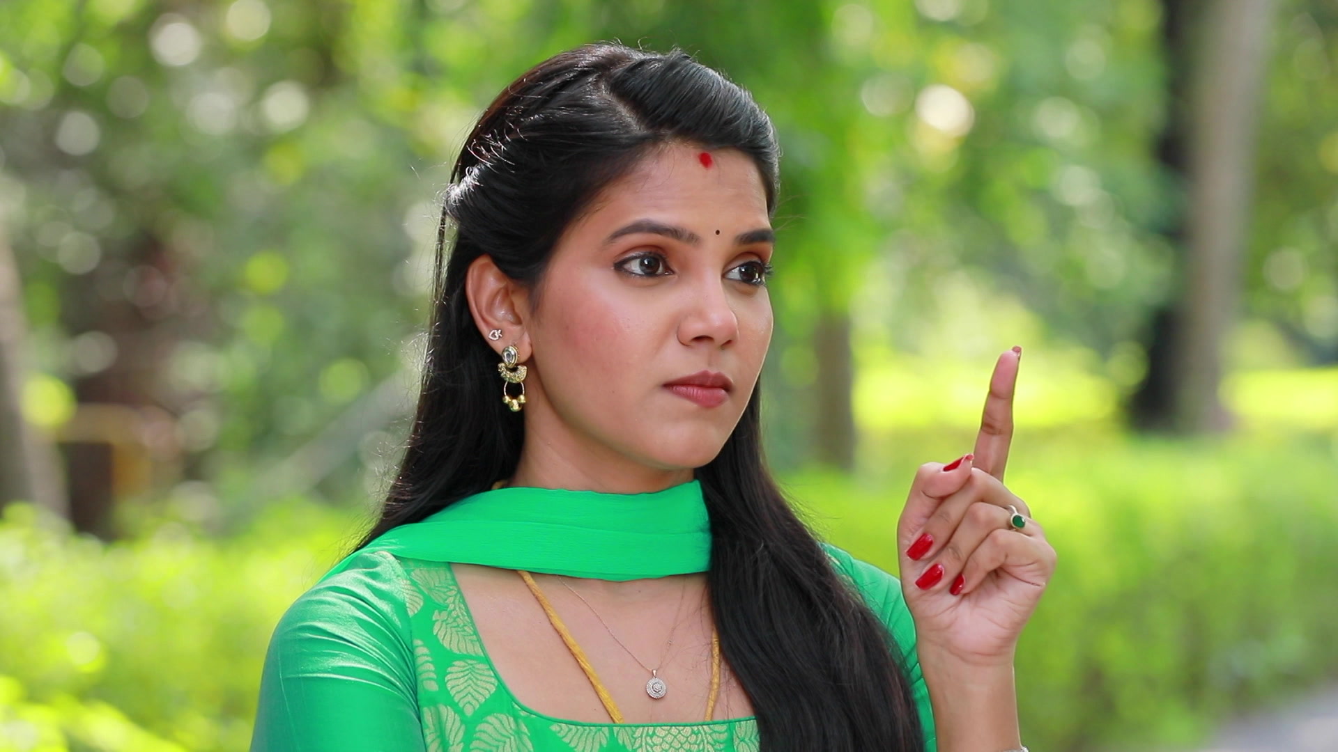 Watch Mahanadhi S1 Episode 472 on JioHotstar