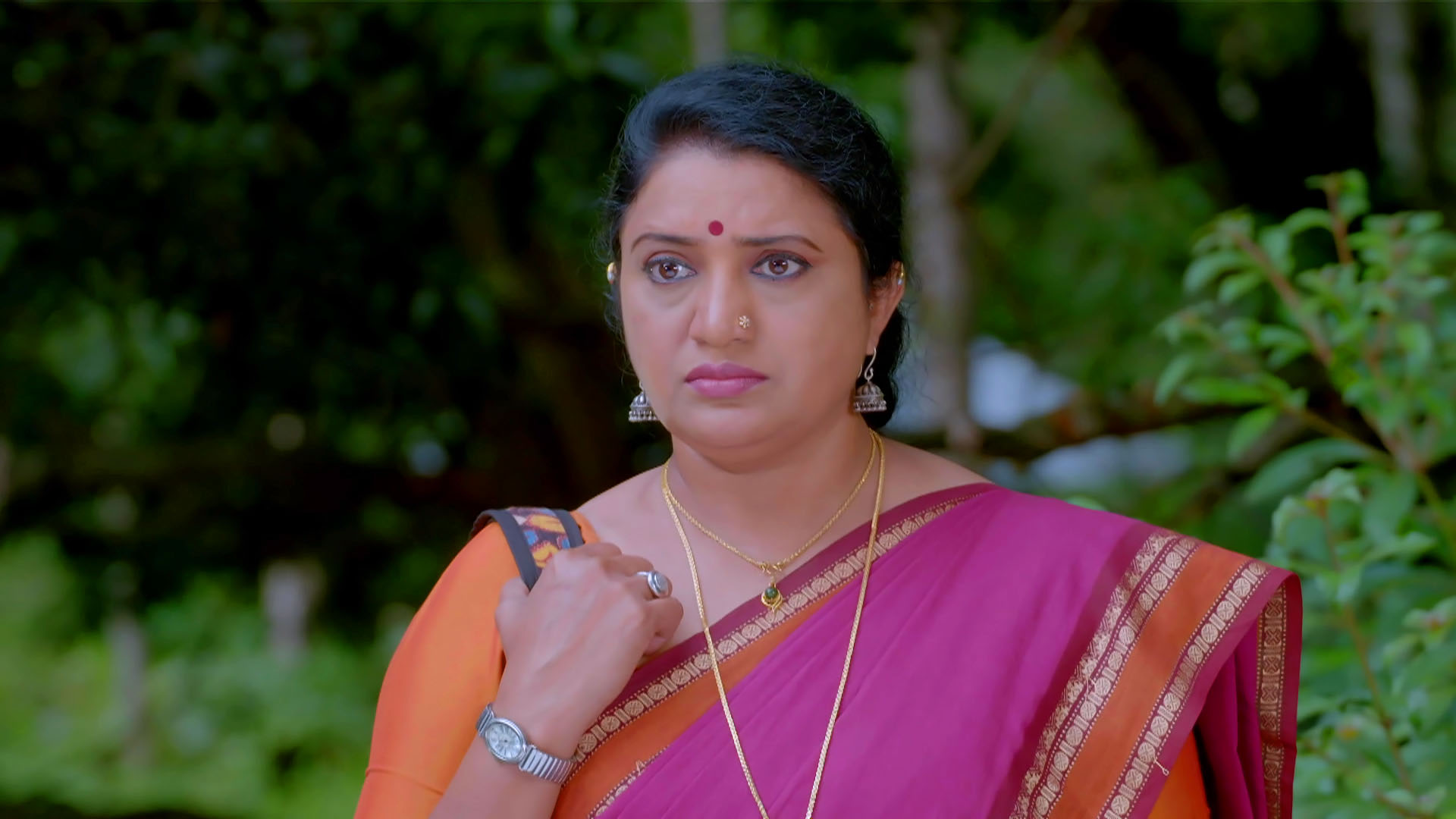 Watch Sarasu S1 Episode 15 on JioHotstar