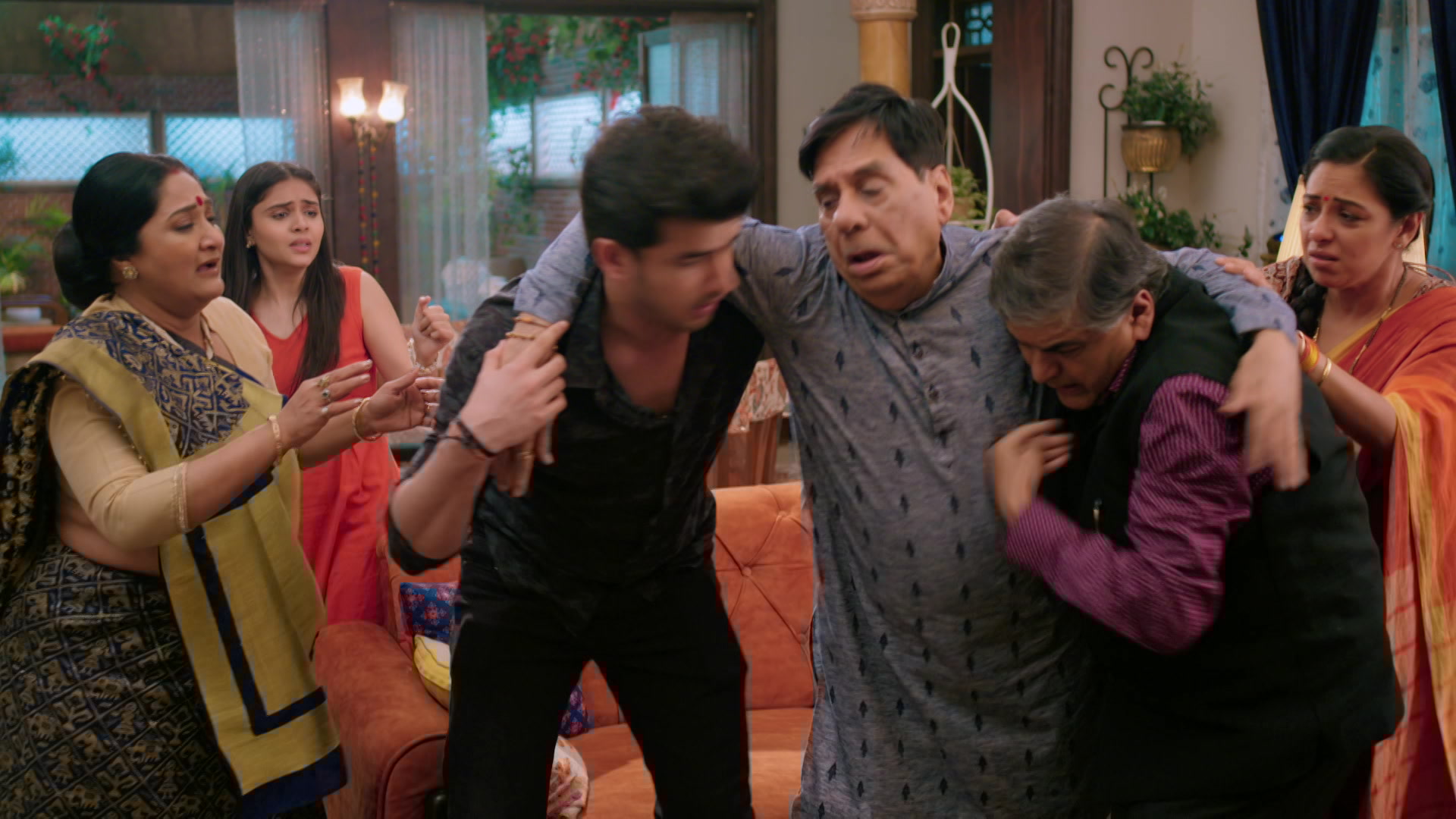 E36 - Hasmukh's Life in Peril - JioHotstar