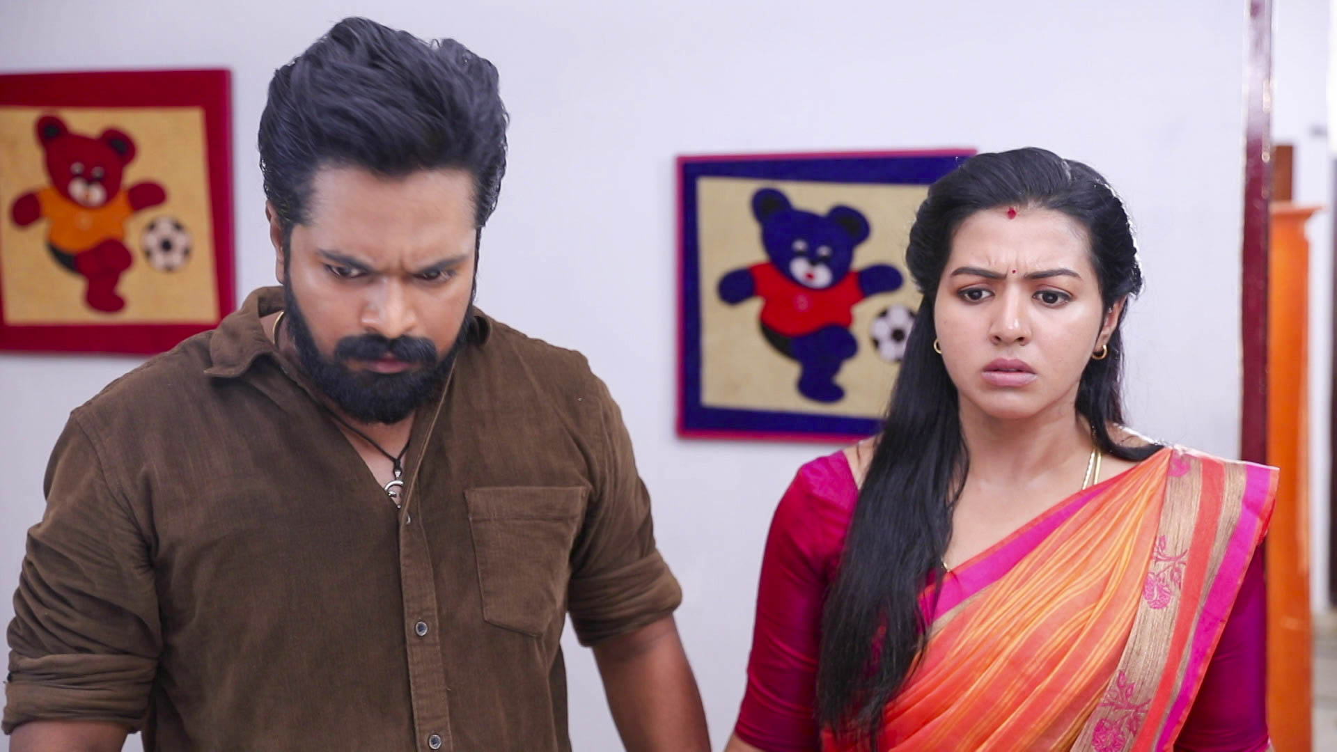 Watch Sakthivel S1 Episode 546 on JioHotstar