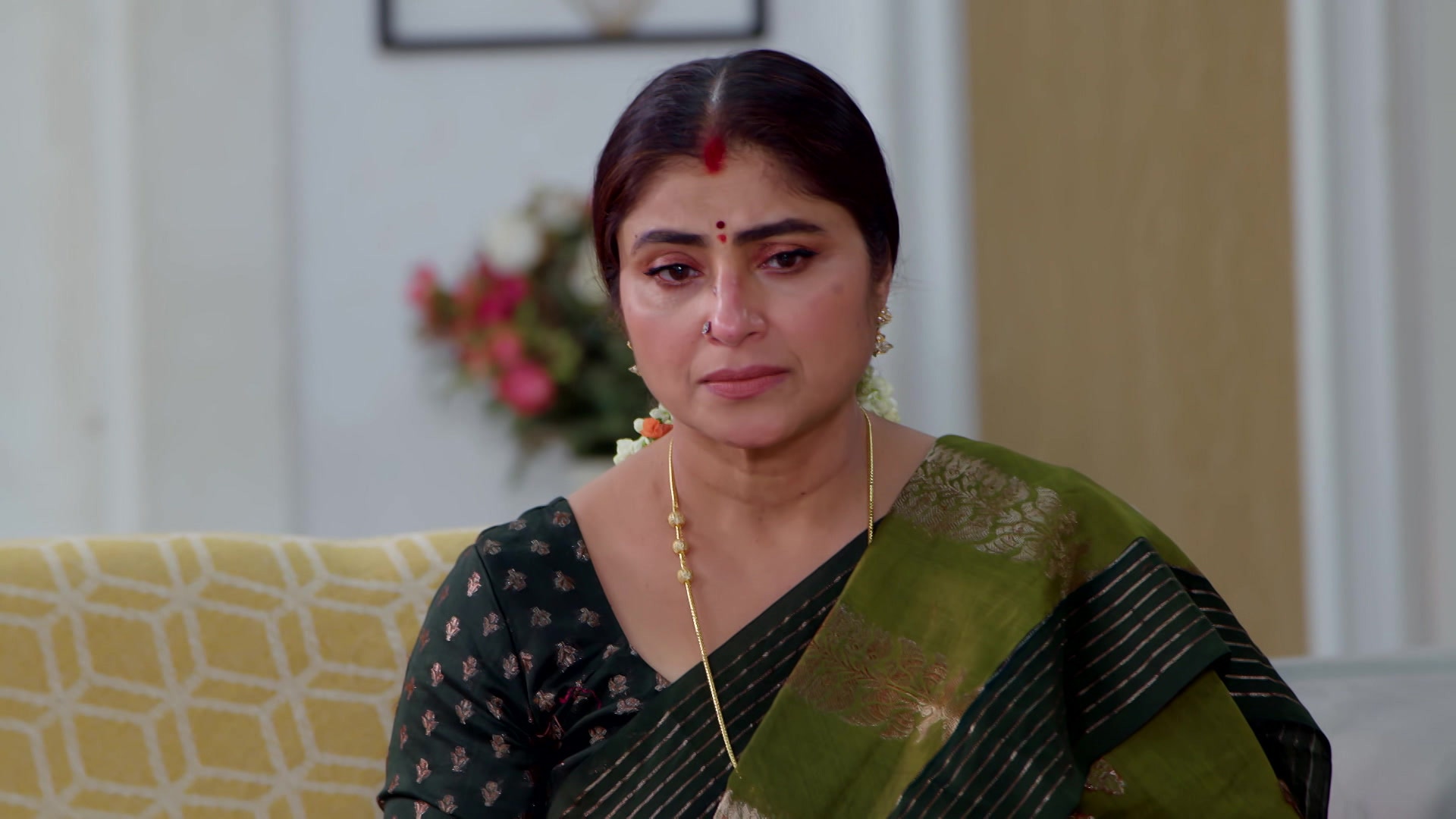 Watch Sharade S1 Episode 339 on JioHotstar