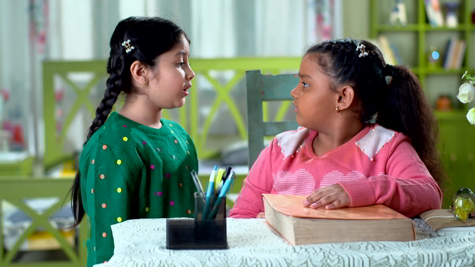 Watch Anurager Chhowa Episode 556 on JioHotstar