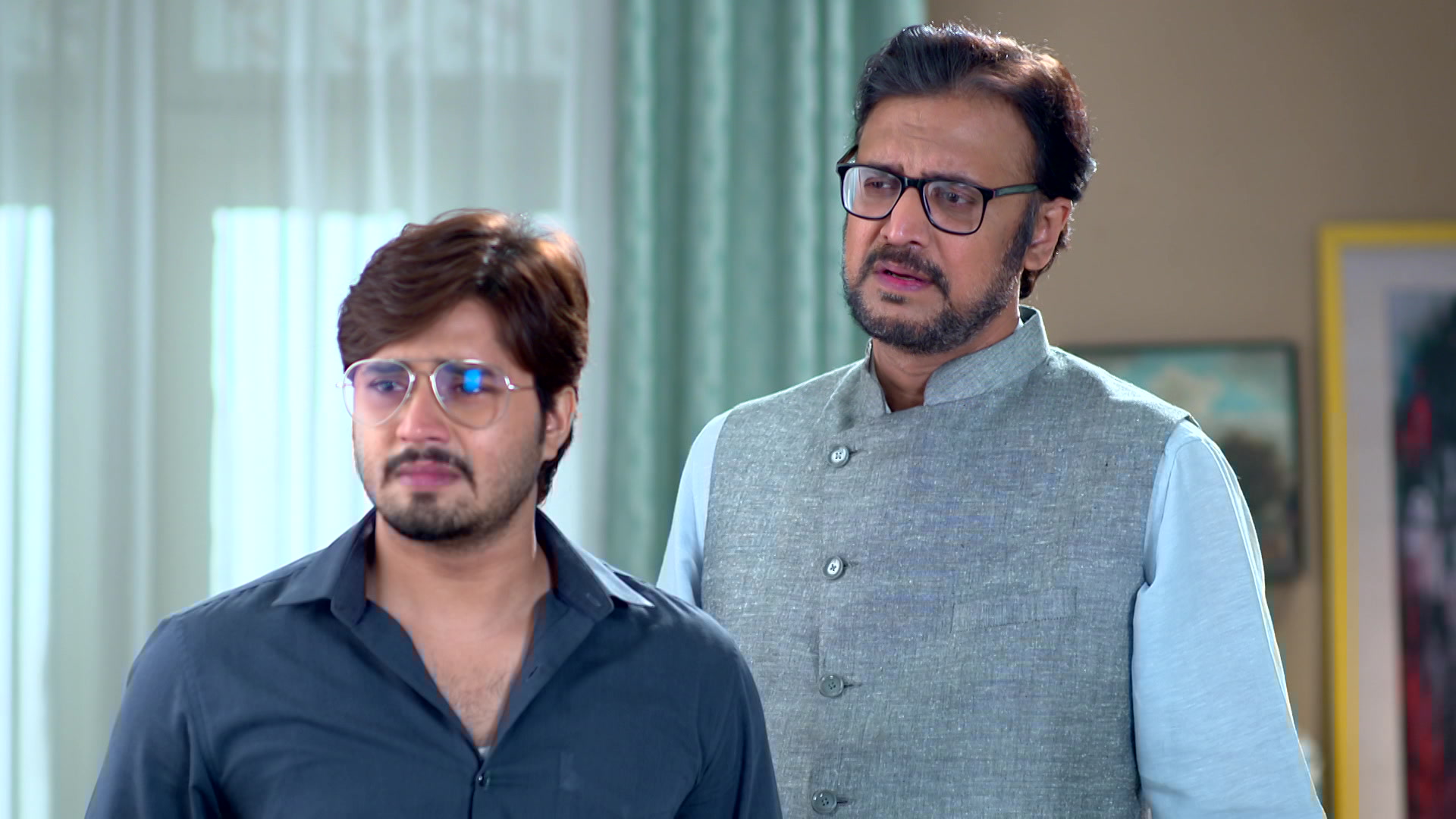 Watch Anurager Chhowa Episode 889 on JioHotstar