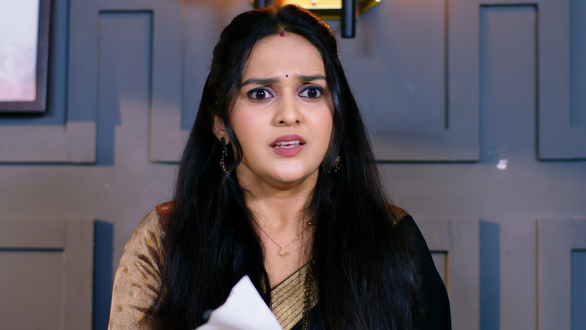 Watch Karimani S1 Episode 358 on JioHotstar