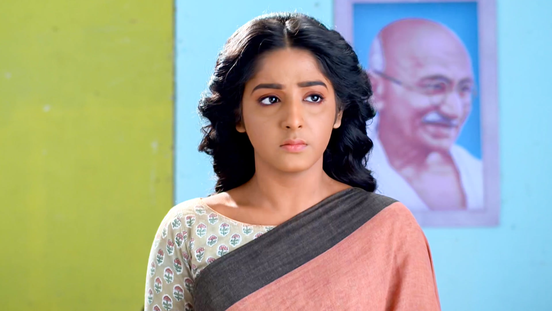 Watch Anurager Chhowa Episode 686 on JioHotstar