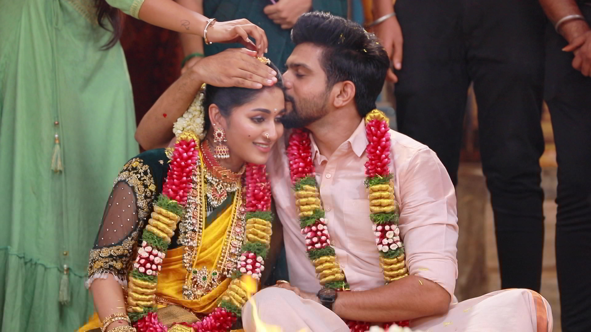Watch Veetuku Veedu Vaasapadi Episode 46 on Disney+ Hotstar