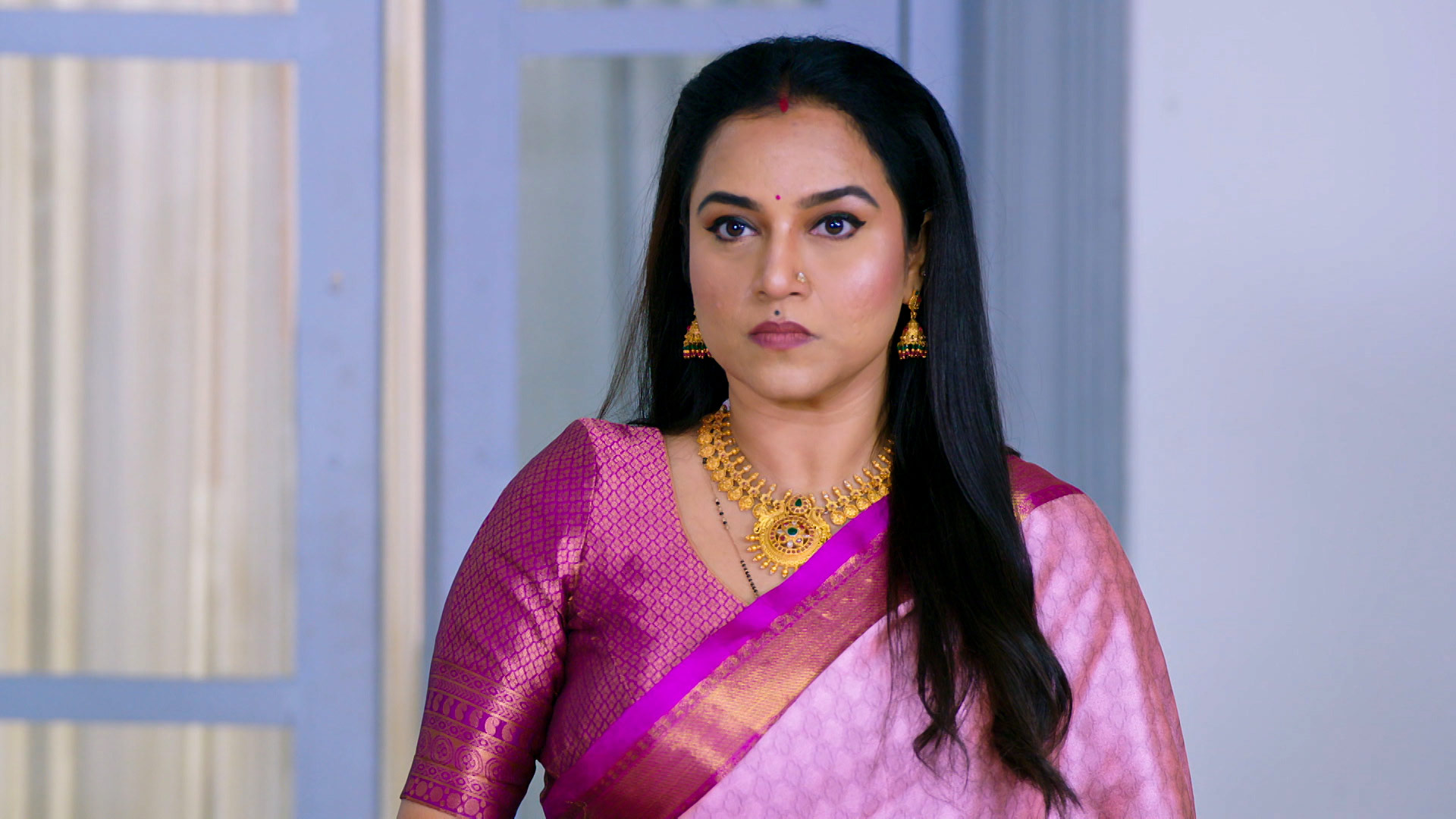 Watch Karimani S1 Episode 346 on JioHotstar