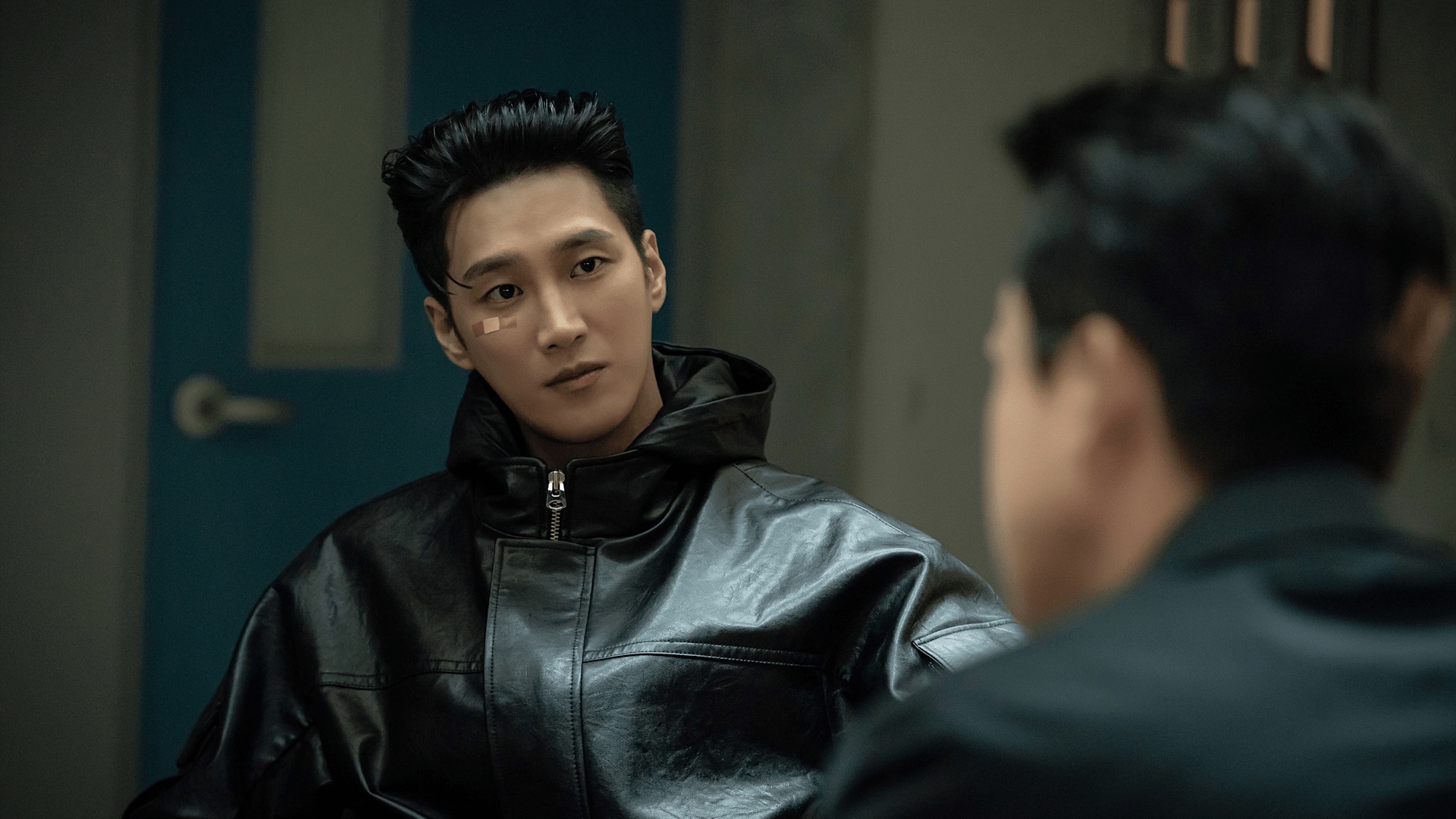 Watch Flex x Cop Episode 8 on Disney+