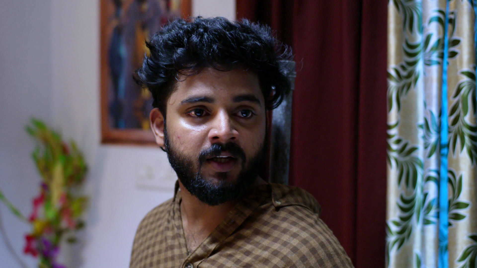 Watch Mounaragam Episode 1400 on JioHotstar