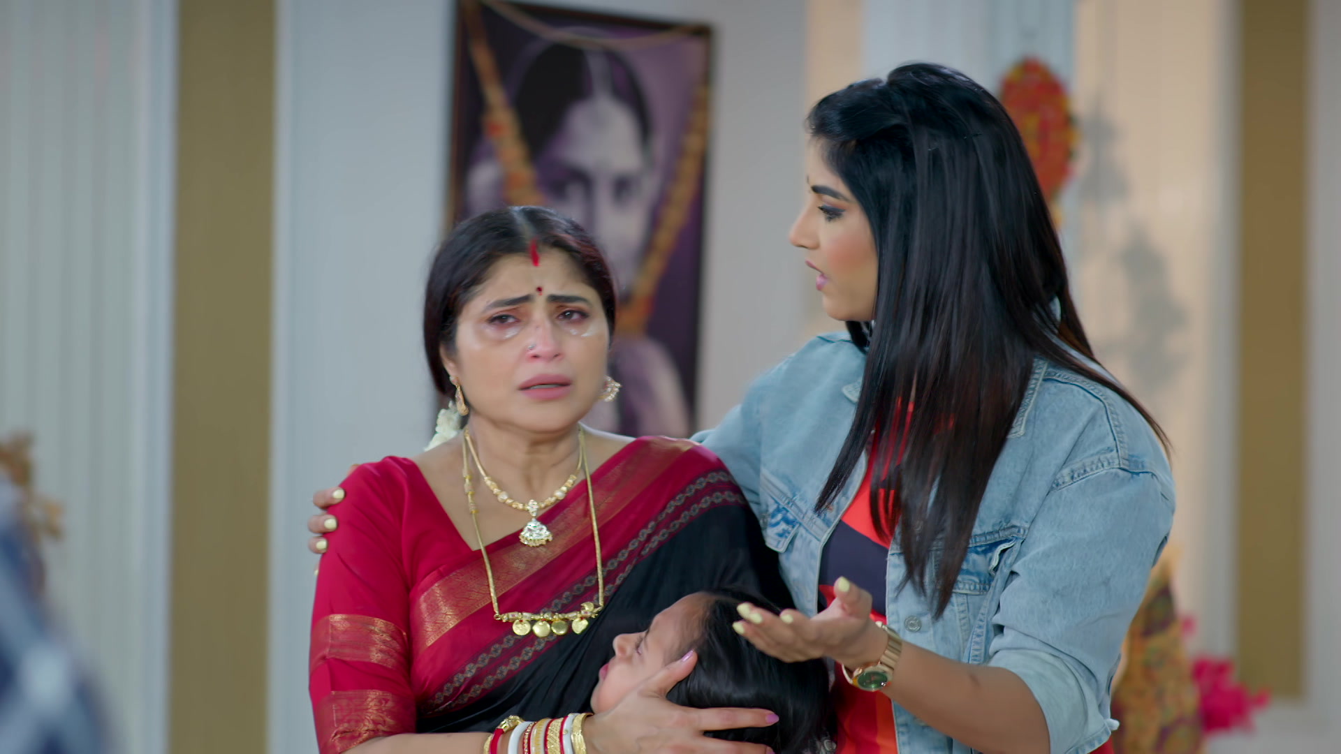 Watch Sharade S1 Episode 205 on JioHotstar