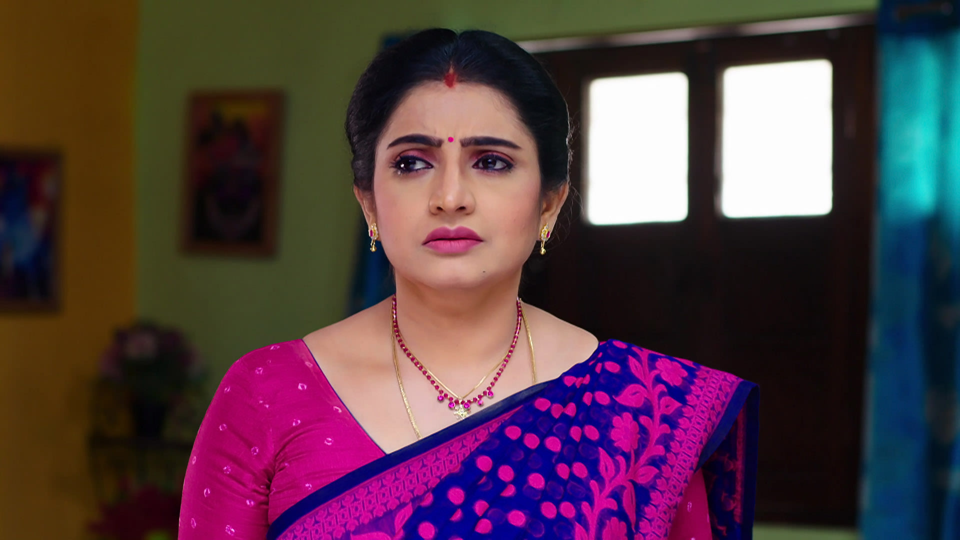 Watch Vadinamma S1 Episode 794 on JioHotstar