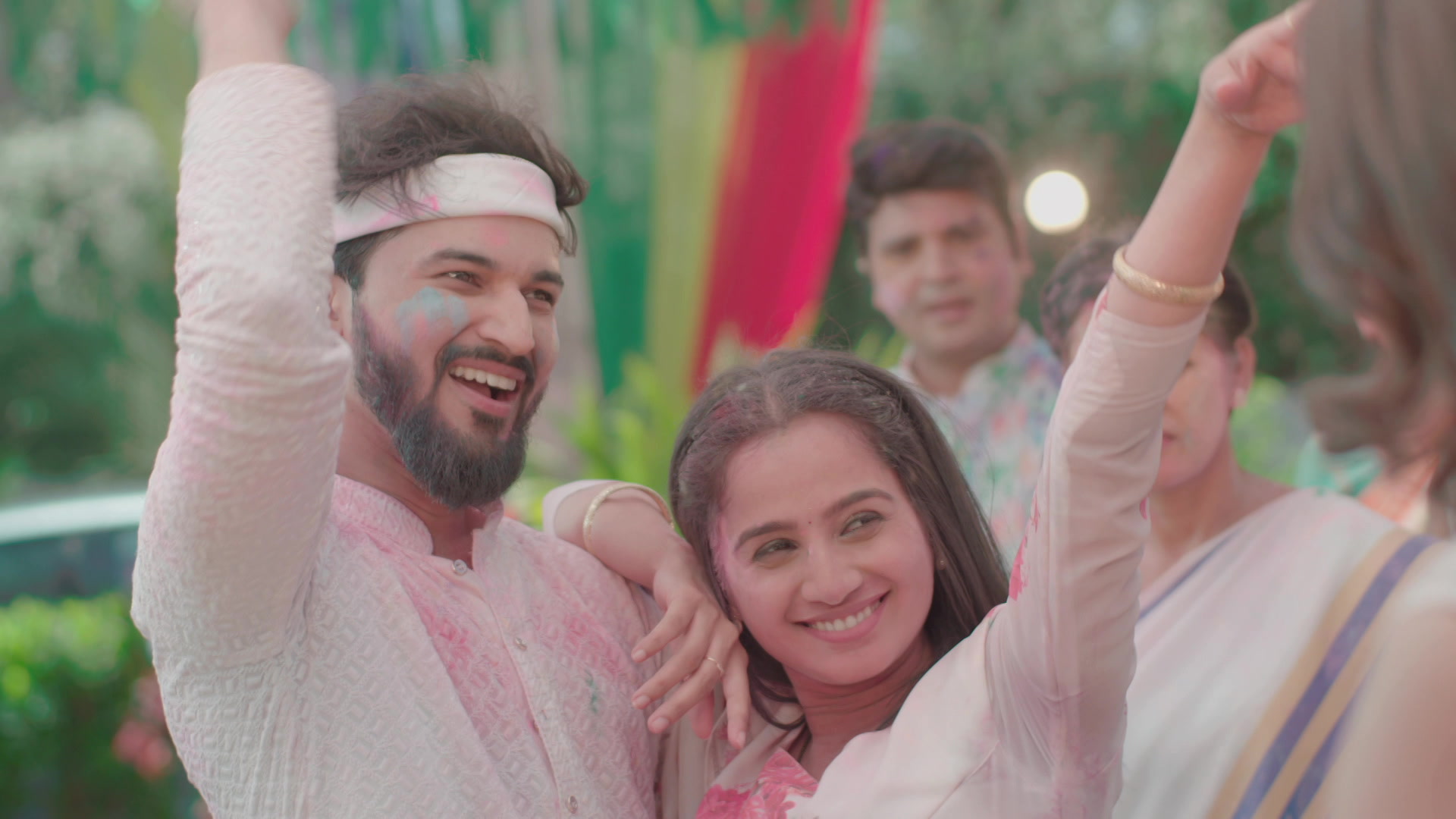 Watch Man Dhaga Dhaga Jodte Nava S1 Episode 286 on JioHotstar