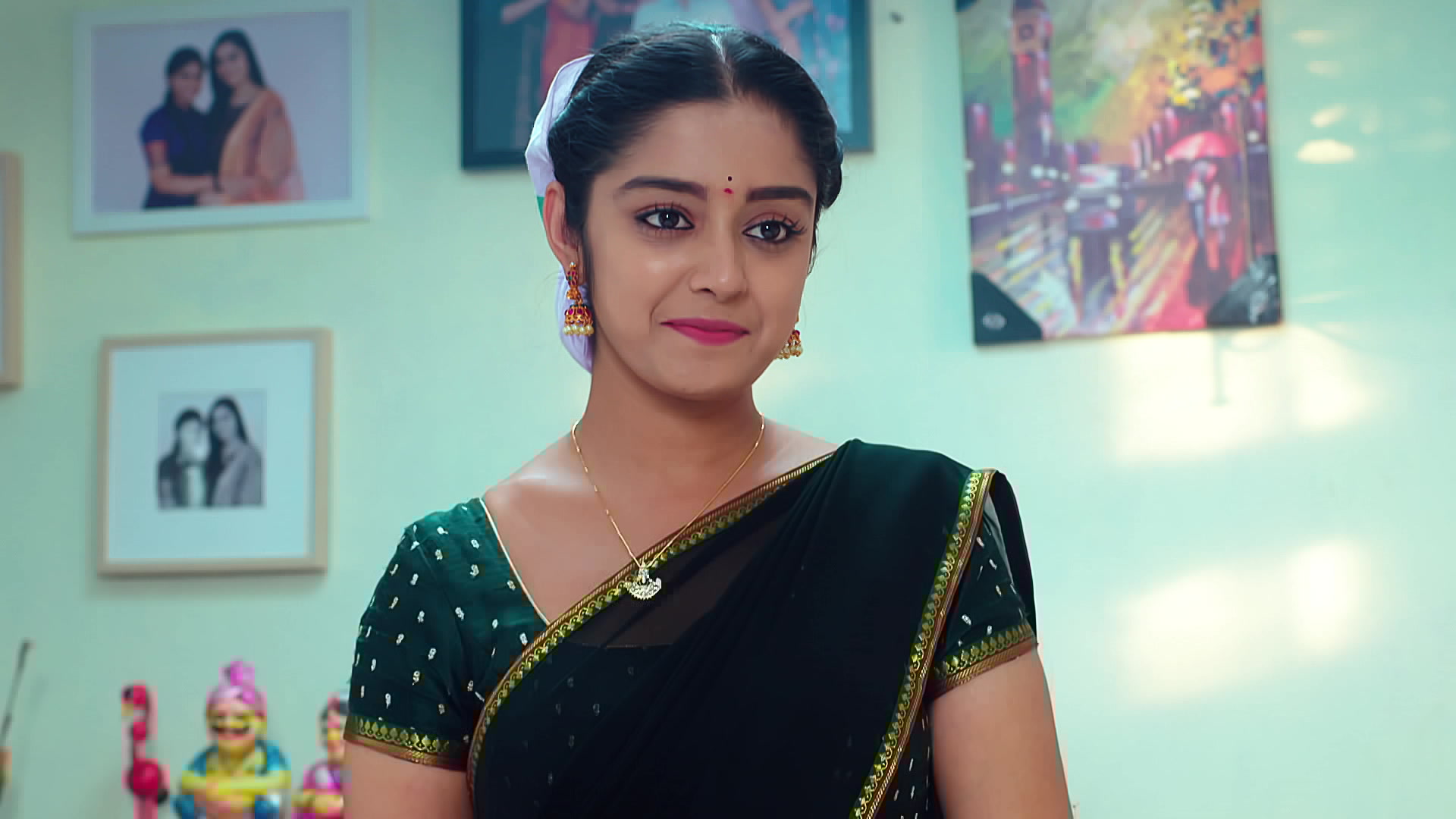 Watch Srimathi Srinivas S1 Episode 1 on JioHotstar