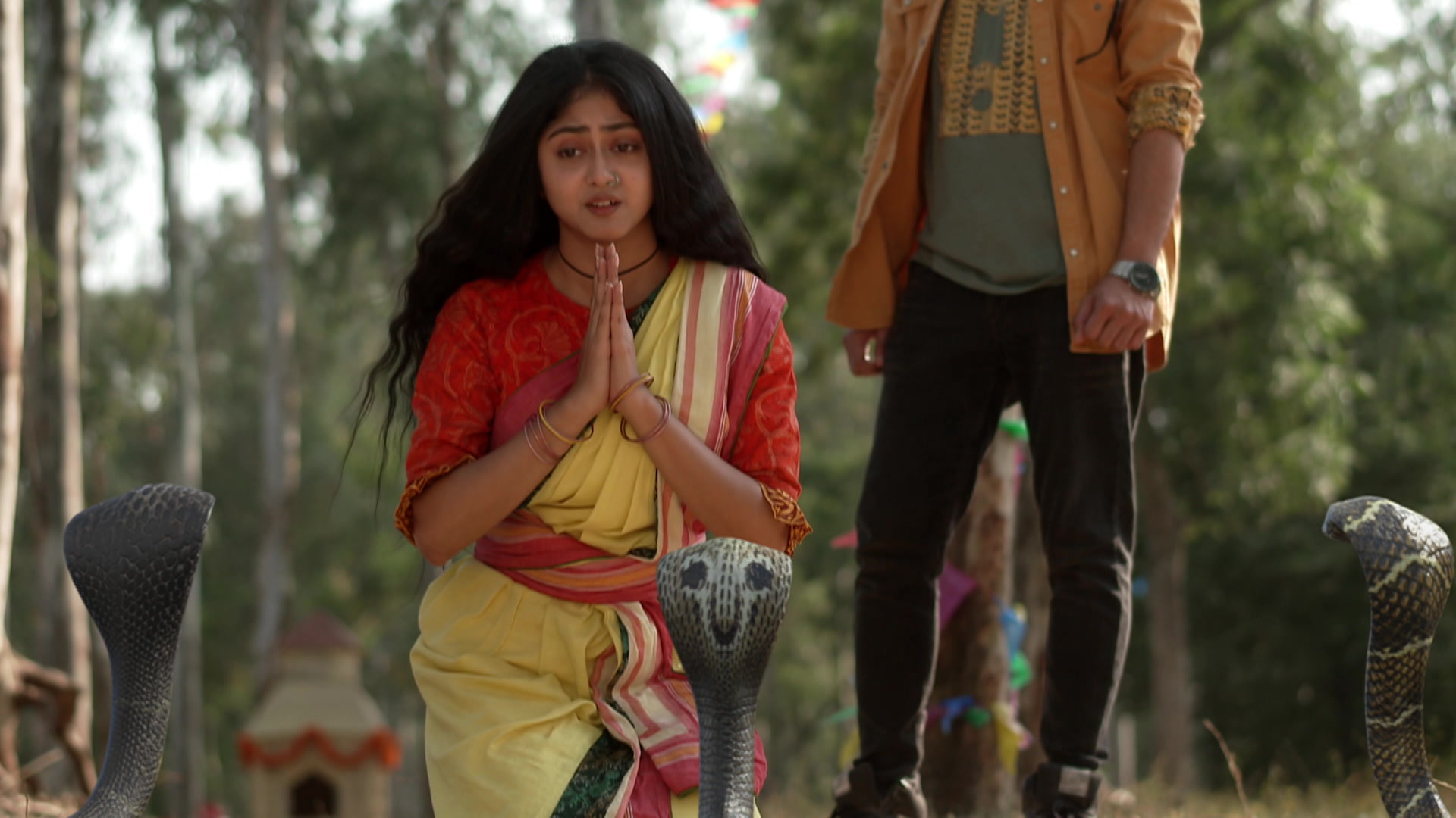 Watch Ponchomi S1 Episode 10 on JioHotstar