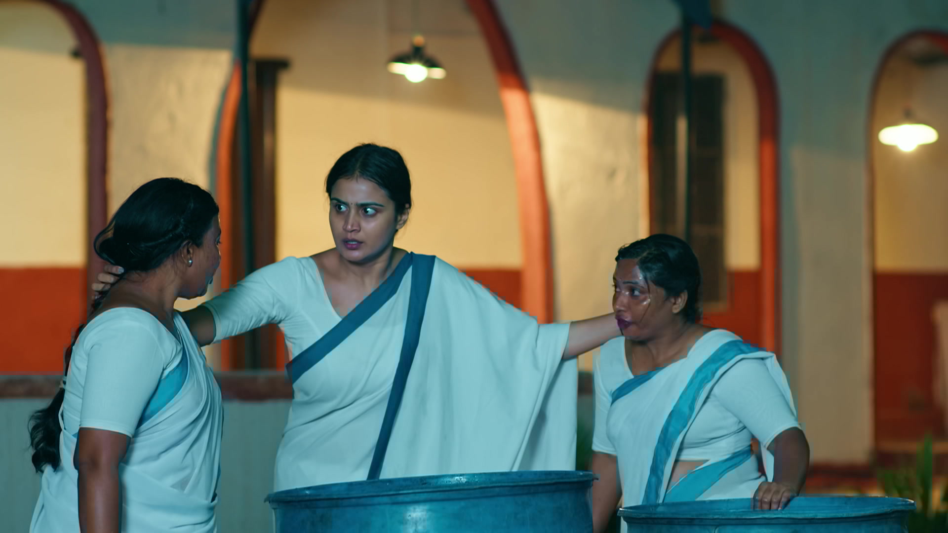 Watch Chinni Episode 114 on JioHotstar