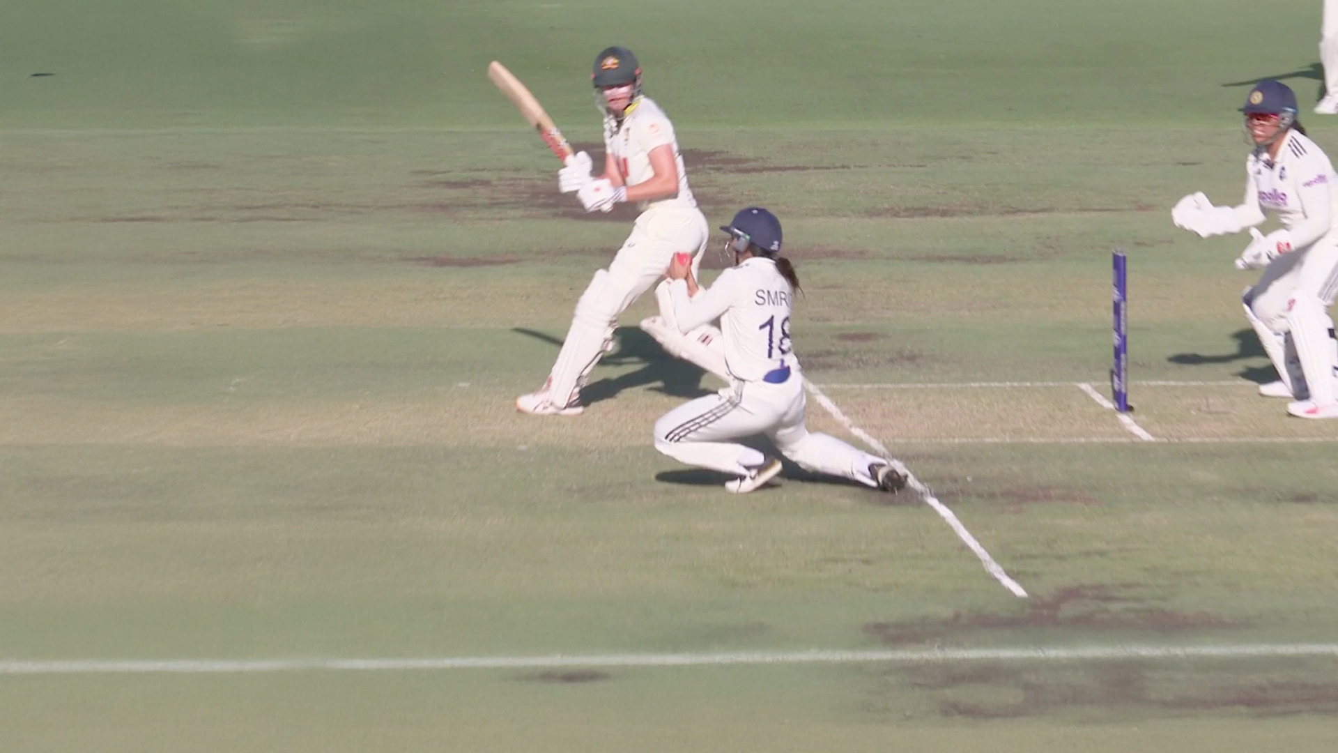 Sharp Hands! Mandhana Plucks a Beauty