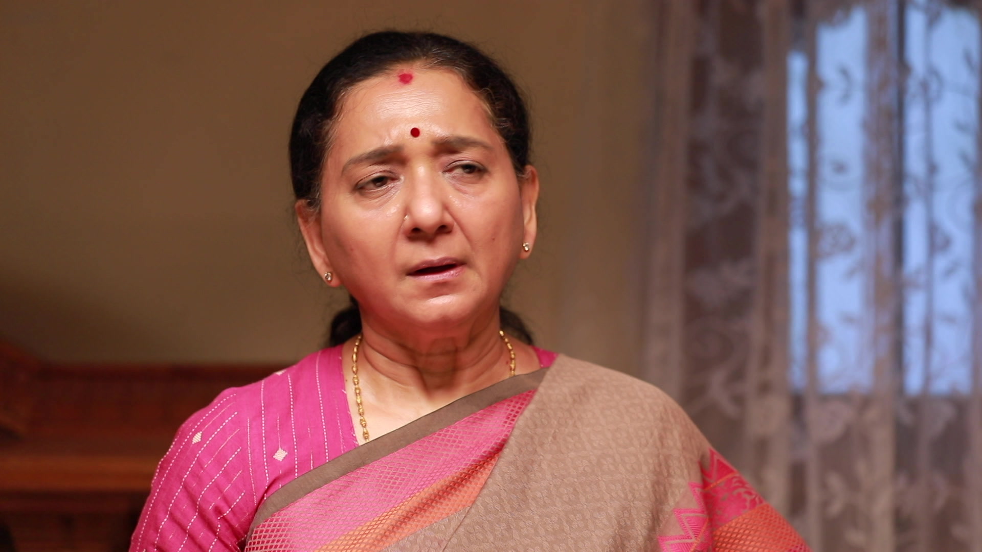Watch Mahanadhi S1 Episode 782 on JioHotstar
