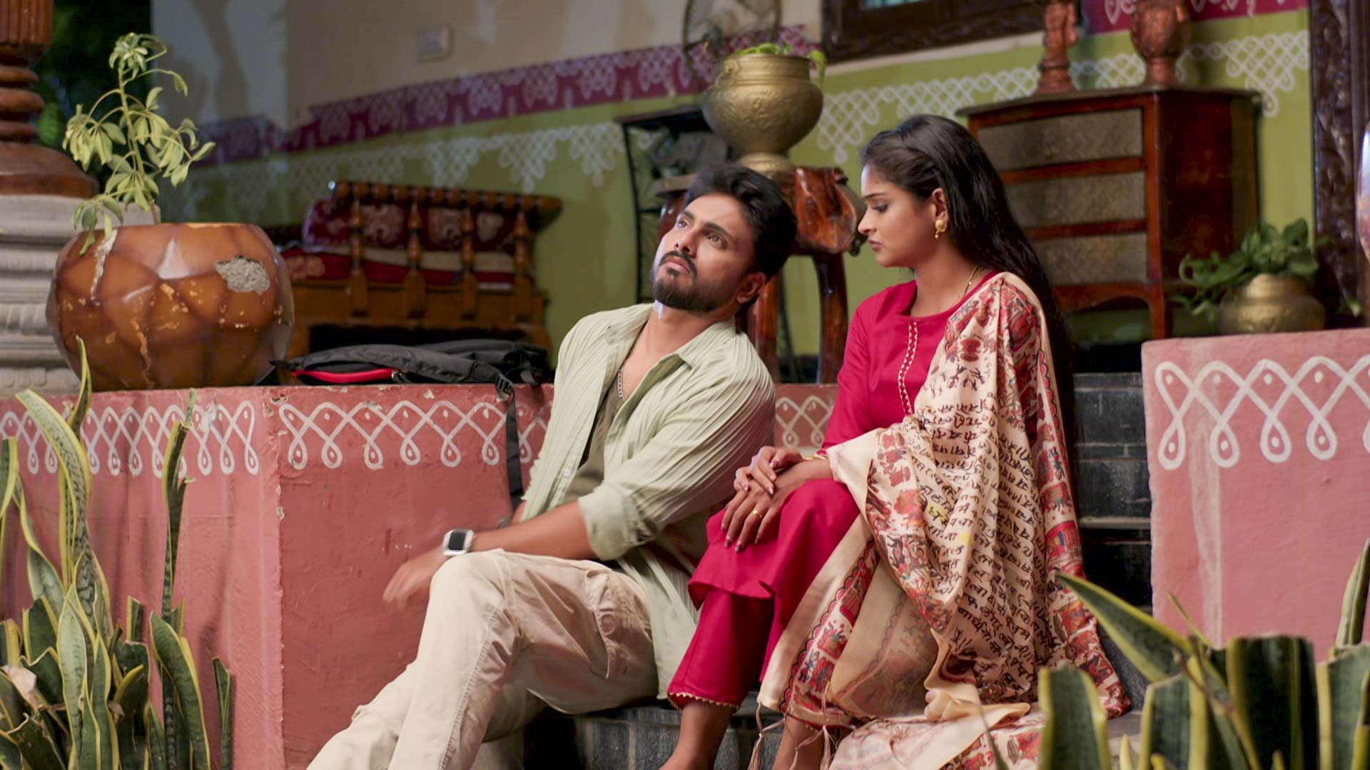 Watch Illu Illalu Pillalu S1 Episode 221 on JioHotstar