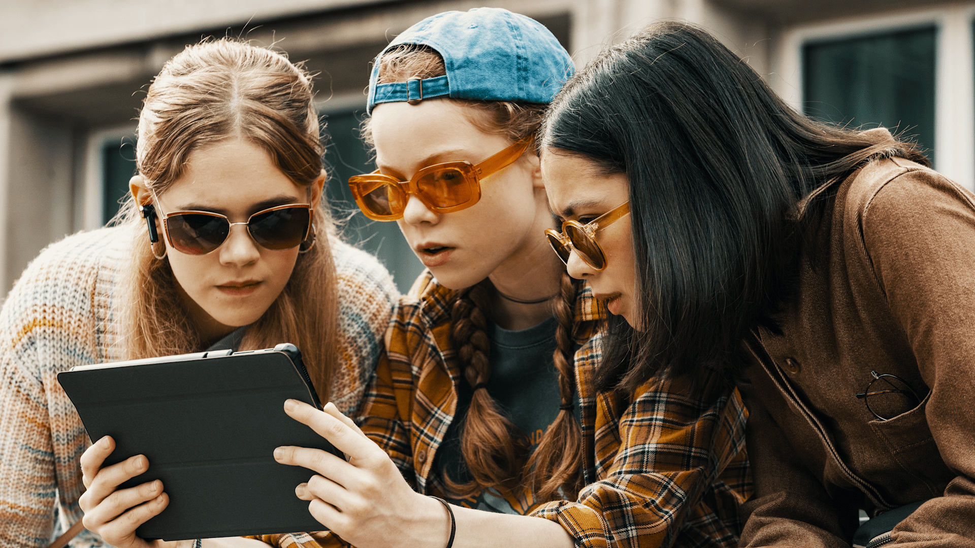 Watch The Three Detectives S1 Episode 2 on Disney+ Egypt | German ...