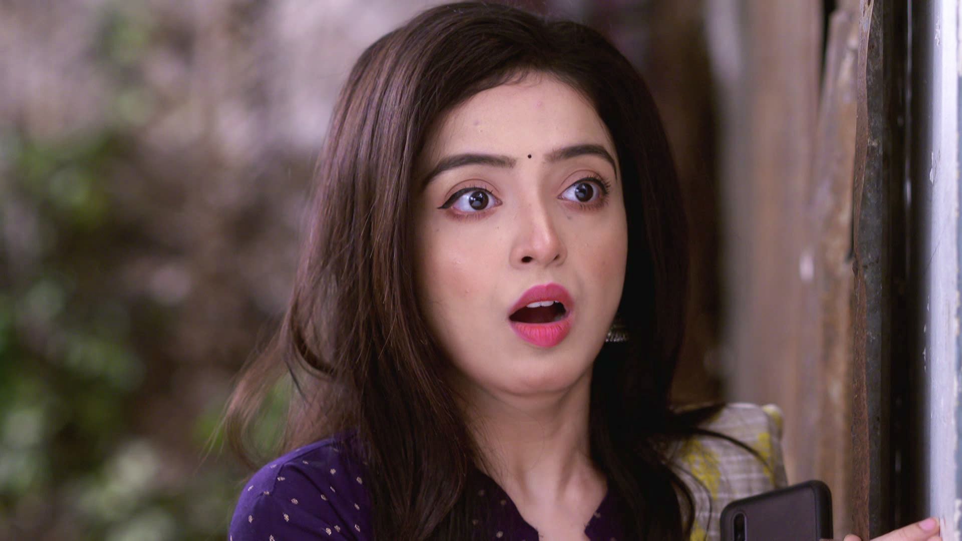 Watch Shantu Questions Radha Online