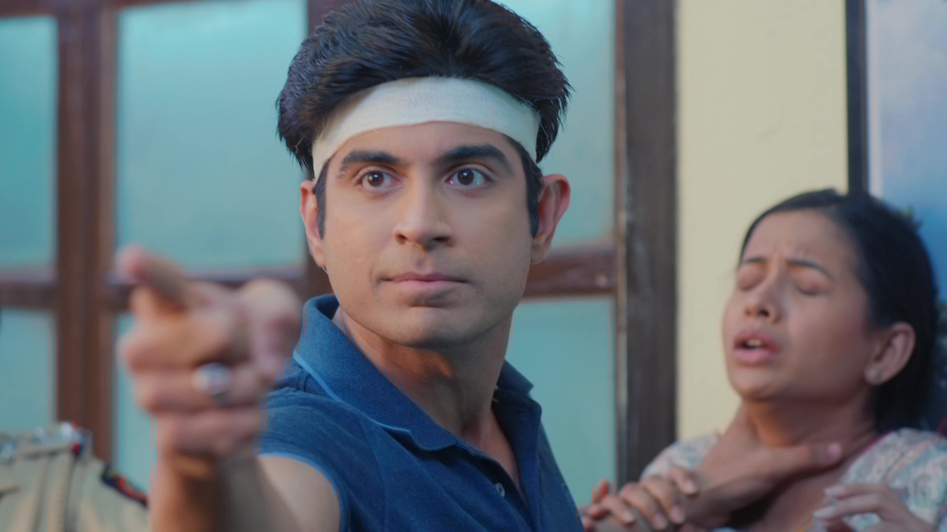 Watch Aboli Episode 1054 on JioHotstar