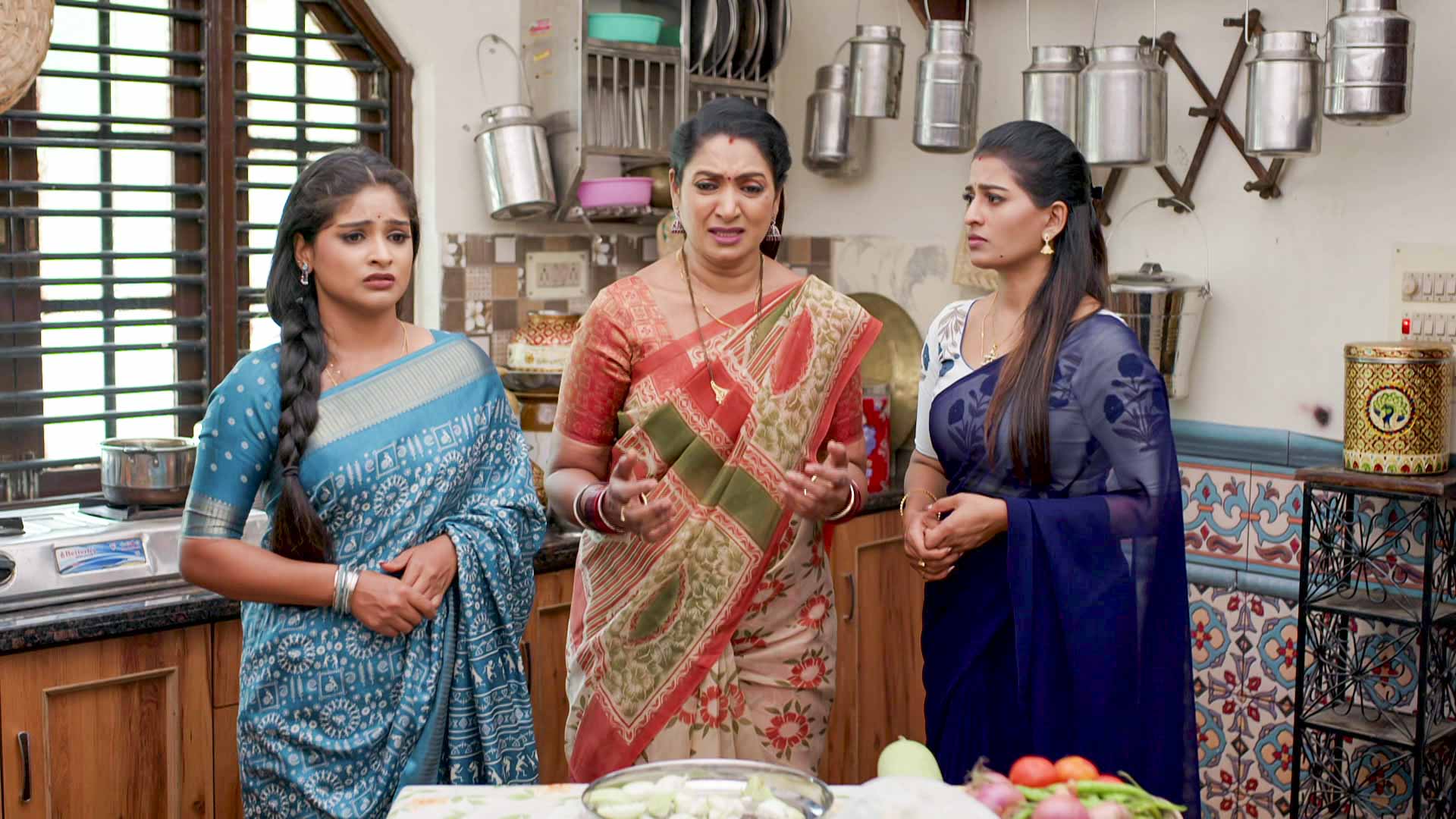 Watch Illu Illalu Pillalu S1 Episode 213 on JioHotstar