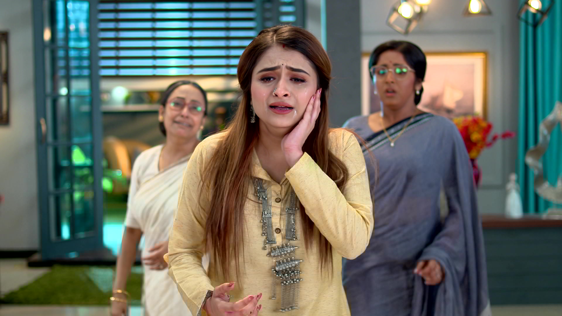 Watch Anurager Chhowa Episode 994 on JioHotstar