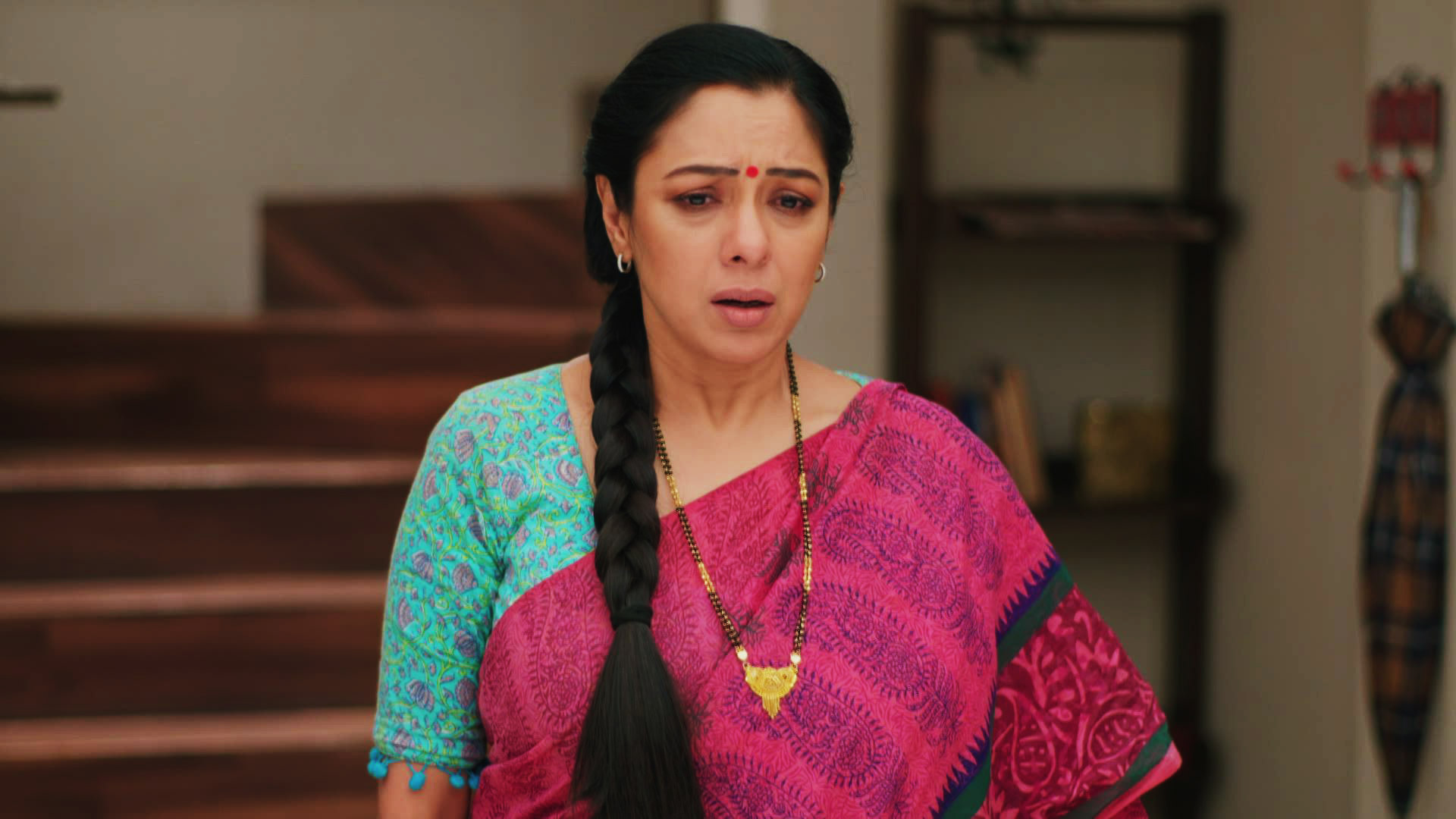 Watch New Episodes of anupama only on Watcho