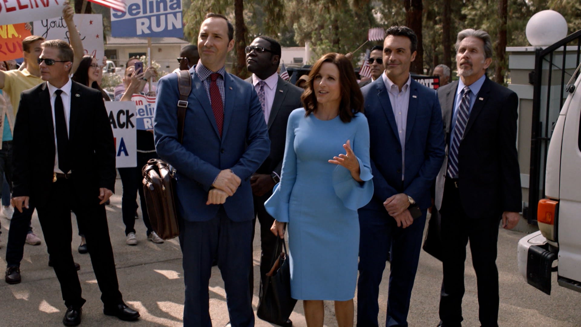 Watch Veep S7 Episode 1 on JioHotstar
