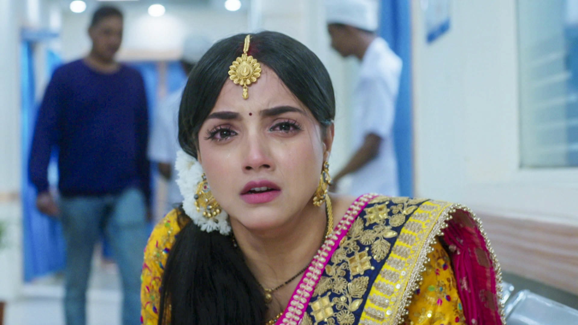 Watch Aarti Anjali Awasthi S1 Episode 205 on JioHotstar