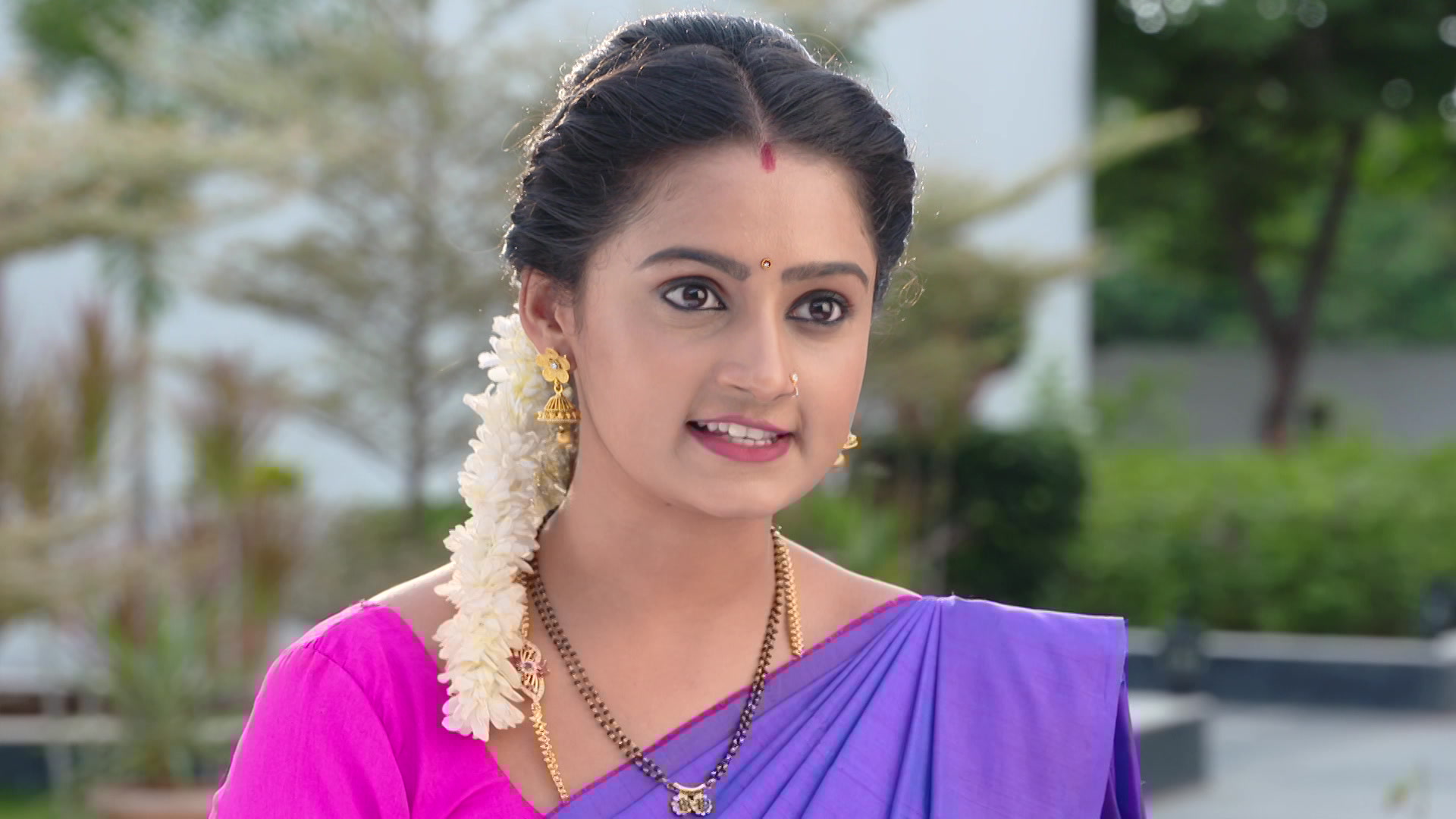 Watch Bangarada Panjara S1 Episode 174 on JioHotstar