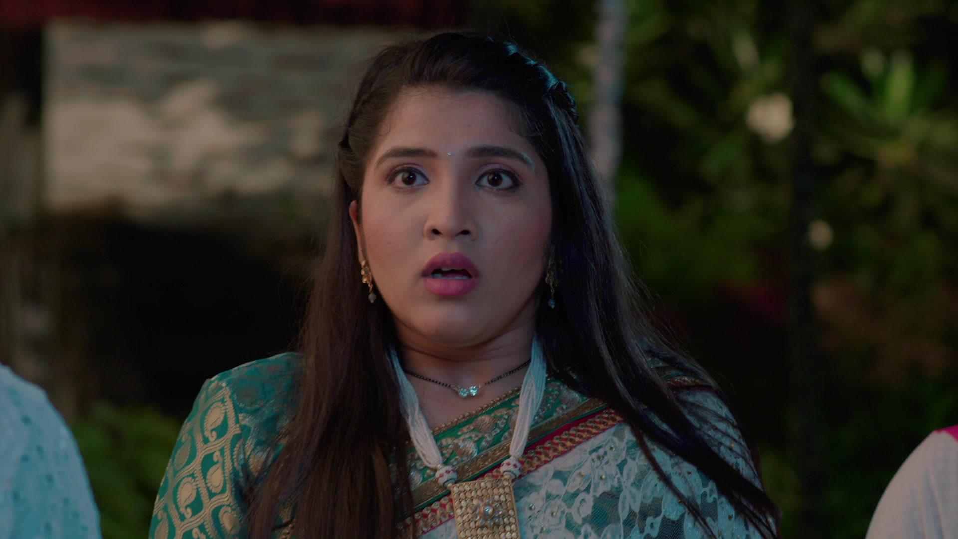 Watch Man Dhaga Dhaga Jodte Nava S1 Episode 162 on JioHotstar