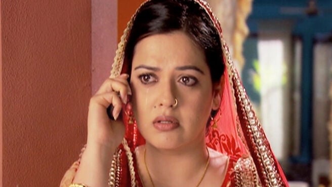 Watch Alaipayuthey S1 Episode 32 on JioHotstar