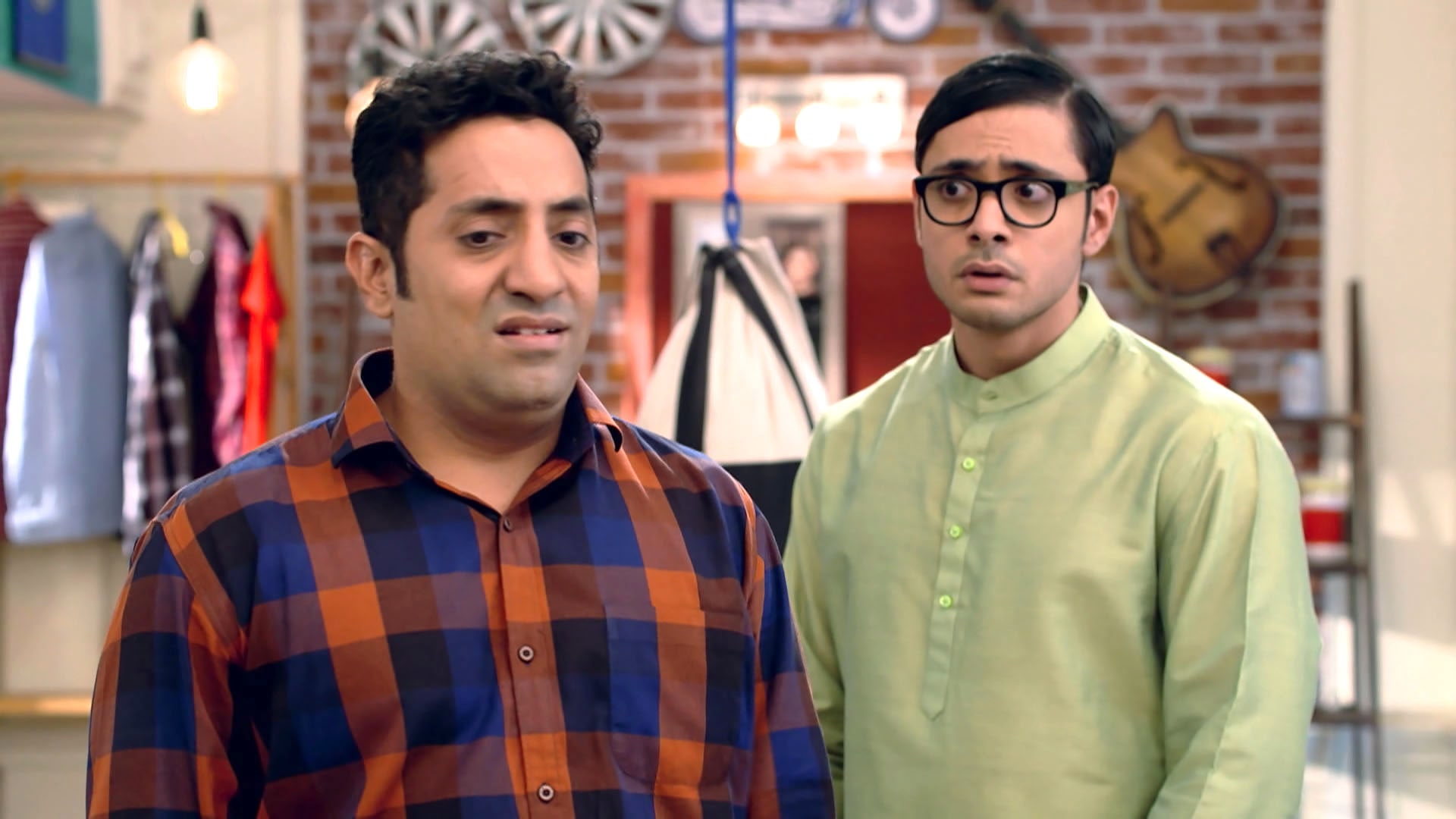 Watch Khade Hai Teri Raahon Mein S1 Episode 7 on JioHotstar